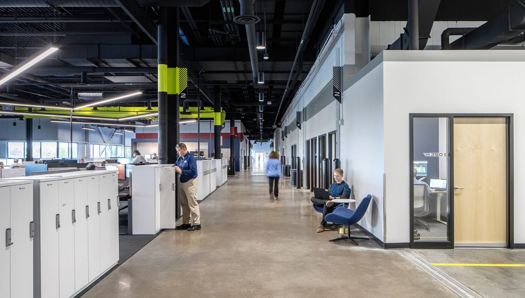 Cirrus Aircraft Celebrates its Innovation Center Grand Opening in ...