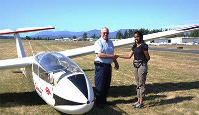16-Year-Old Washingtonian Achieves Glider Pilot License, Inspiring ...